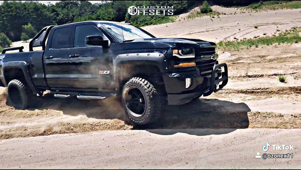 2018 Chevrolet Silverado 1500 with 20x12 -51 Vision Razor and 285/50R20 ...