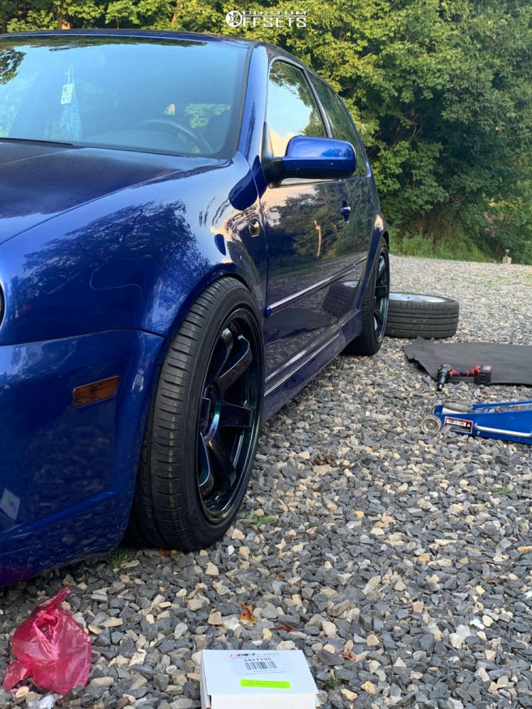 2004 Volkswagen R32 with 18x9.5 38 Rota Grid and 265/40R18 Lionhart Lh ...