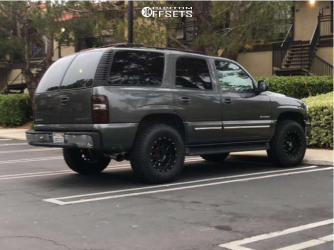 2000 Chevrolet Tahoe with 17x9 -18 XD Grenade and 33/11.5R17 Toyo Tires ...