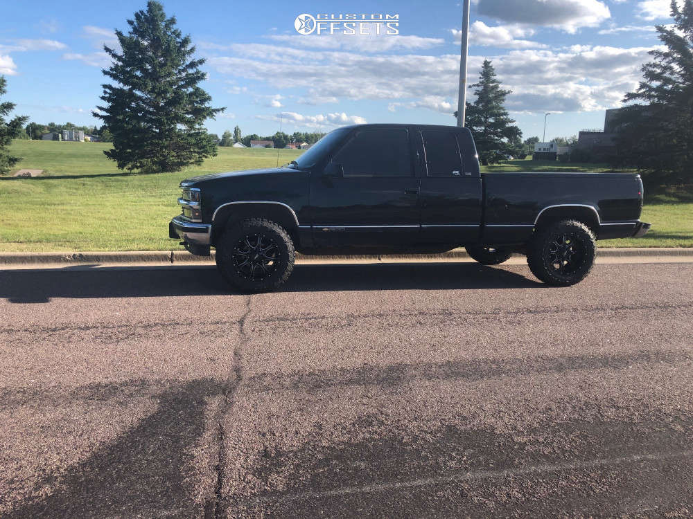 1996 Chevrolet K1500 with 18x10 -24 Moto Metal MO970 and 33/12.5R18 ...
