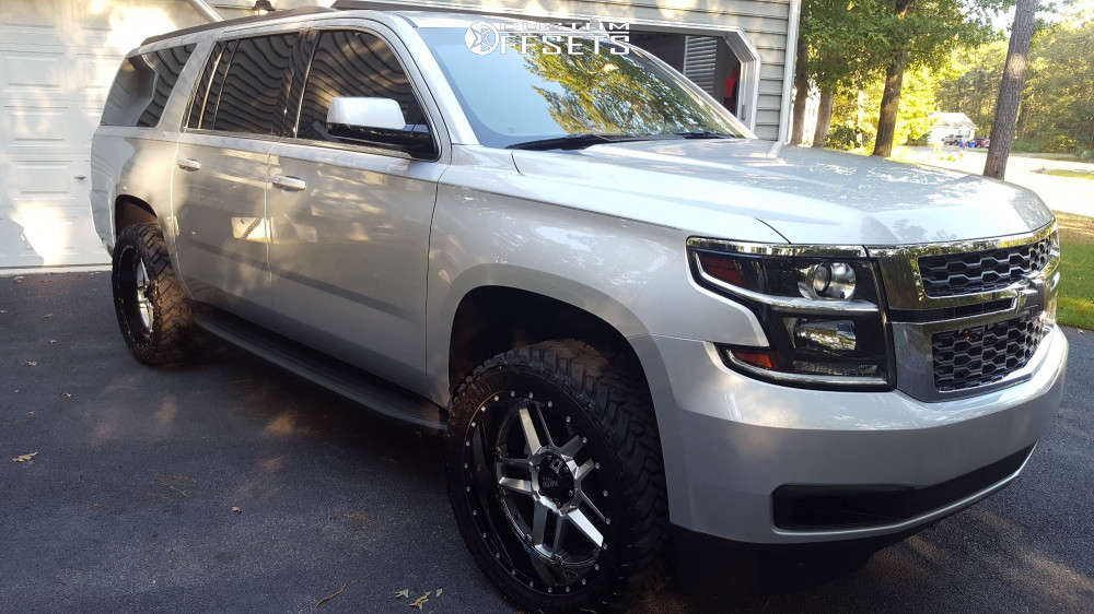 2016 Chevrolet Suburban with 22x10 -18 Moto Metal Mo987 and 33/12.5R22 ...