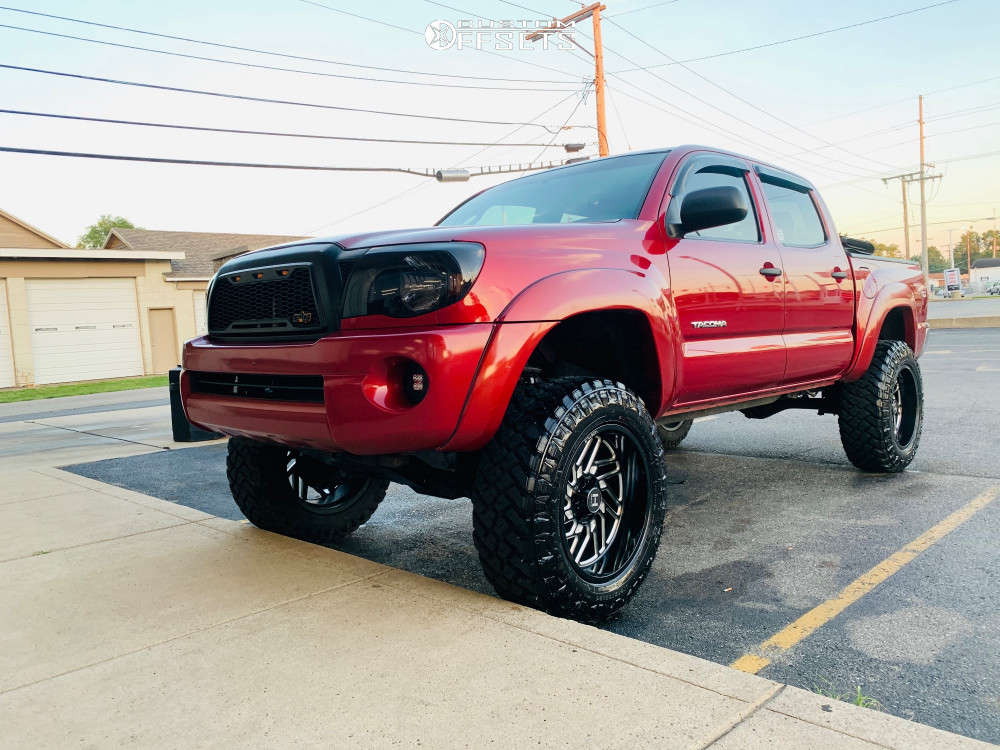2005 Toyota Tacoma with 20x10 -19 Hostile Jigsaw and 35/12.5R20 Maxxis ...