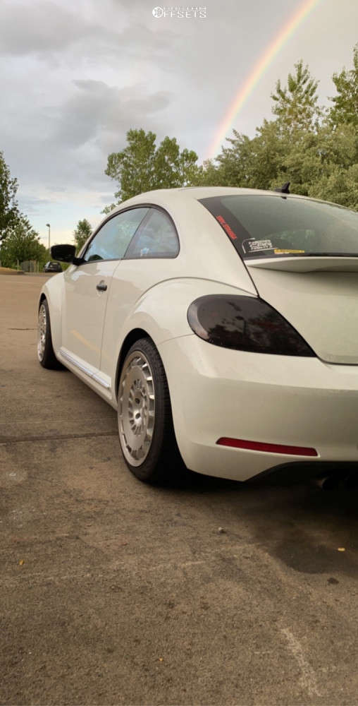 2015 Volkswagen Beetle with 18x8.5 35 Rotiform Ccv and 215/40R18 ...