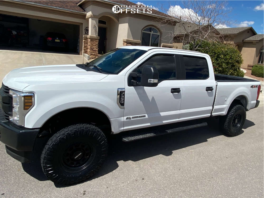 2019 Ford F-250 with 17x8.5 0 Mayhem Voyager and 35/12.5R17 Nitto Ridge ...