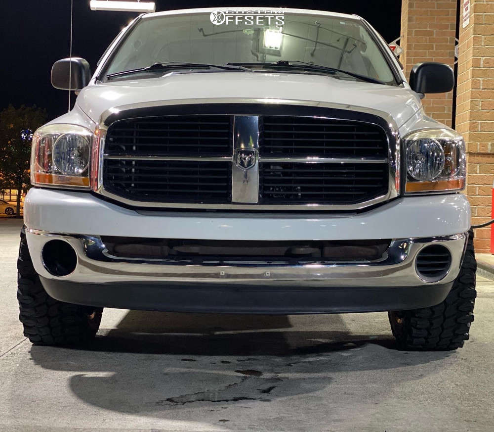 2006 Dodge Ram 1500 with 20x10 -19 Hostile Alpha and 33/12.5R20 ...