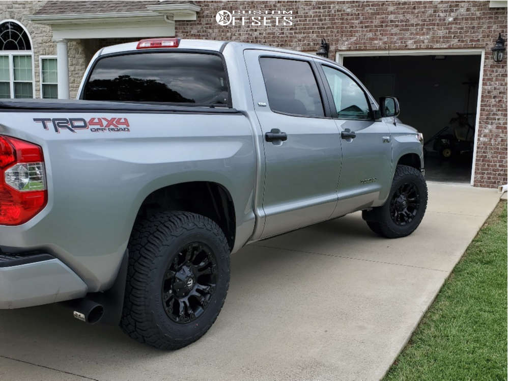 2019 Toyota Tundra with 18x9 18 Fuel Vapor and 33/12.5R18 Yokohama ...
