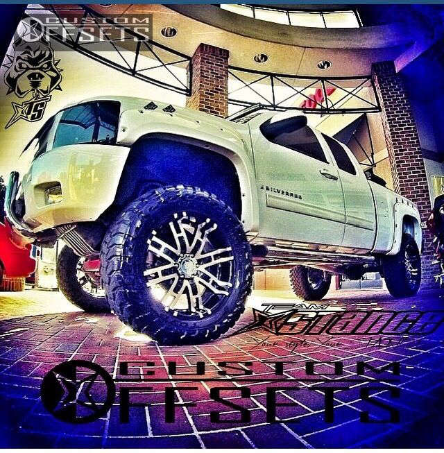 2009 Chevrolet Silverado 1500 with 22x9.5 18 Helo HE835 and 37/13.5R22 ...