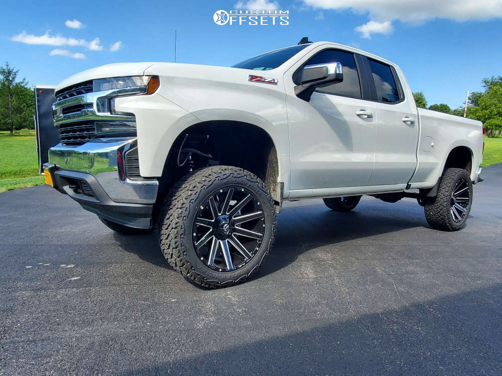 2019 Chevrolet Silverado 1500 with 22x10 -19 Fuel Contra and 35/12.5R22 ...