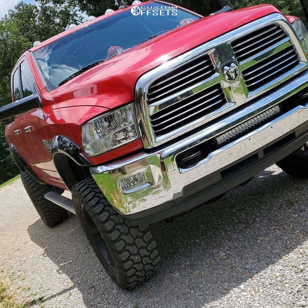 2013 Ram 2500 with 22x12 -44 XD Bomb and 37/13.5R22 Delinte Dx-9 Bandit ...