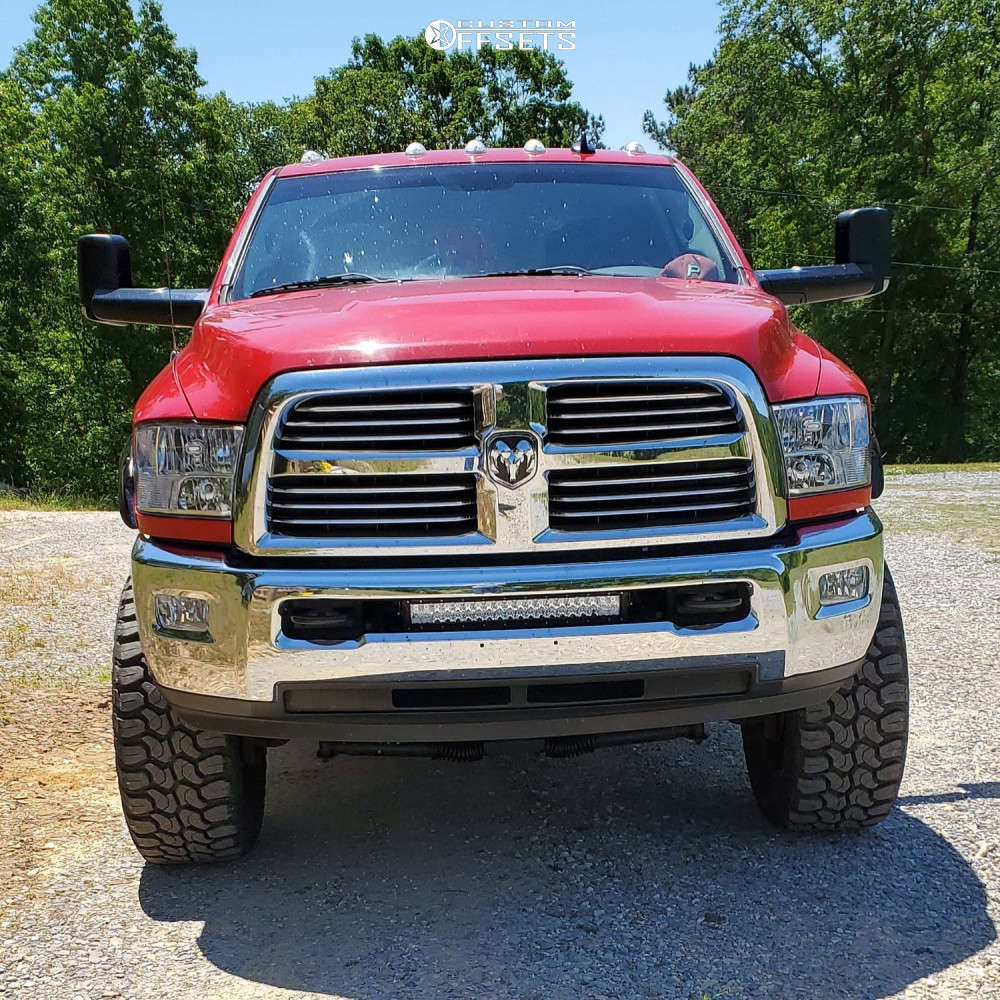 2013 Ram 2500 with 22x12 -44 XD Bomb and 37/13.5R22 Delinte Dx-9 Bandit ...