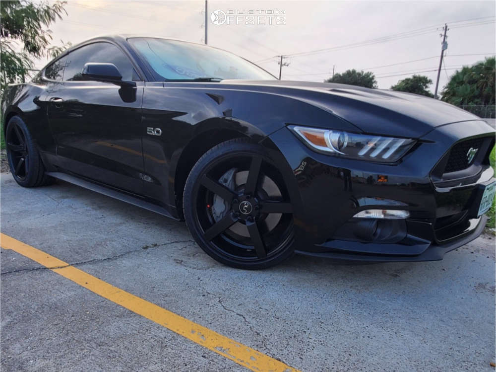 2016 Ford Mustang with 20x8.5 40 JNC Jnc026 and 245/35R20 Lexani Lx ...