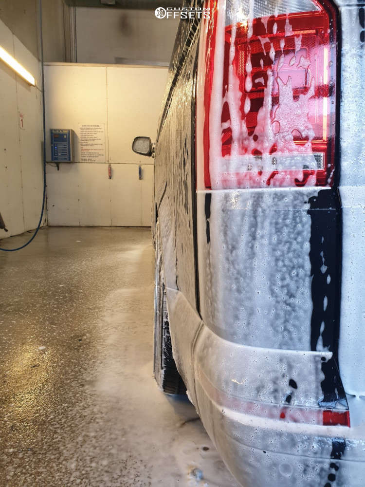 2016 Volkswagen EuroVan with 20x10 40 Veemann V-FS35 and 255/35R20 ...