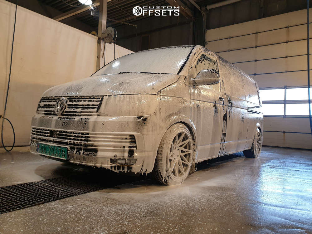 2016 Volkswagen EuroVan with 20x10 40 Veemann V-FS35 and 255/35R20 ...