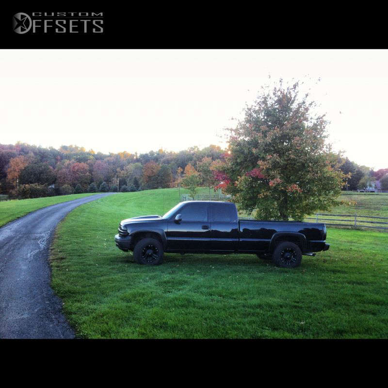 2000 Chevrolet Silverado 2500 with 18x9 35 XD Monster and 275/65R18 ...