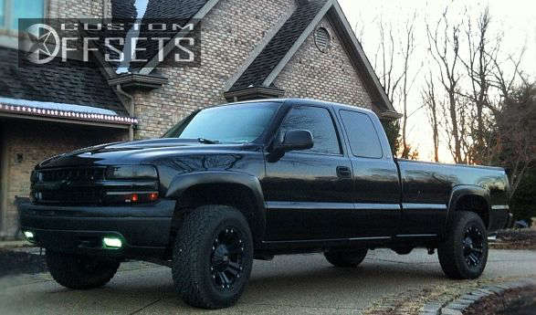 2000 Chevrolet Silverado 2500 with 18x9 35 XD Monster and 275/65R18 ...