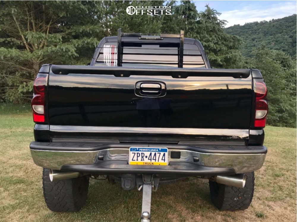 2006 Chevrolet Silverado 2500 HD with 18x10 -19 Pro Comp 01 and 325 ...