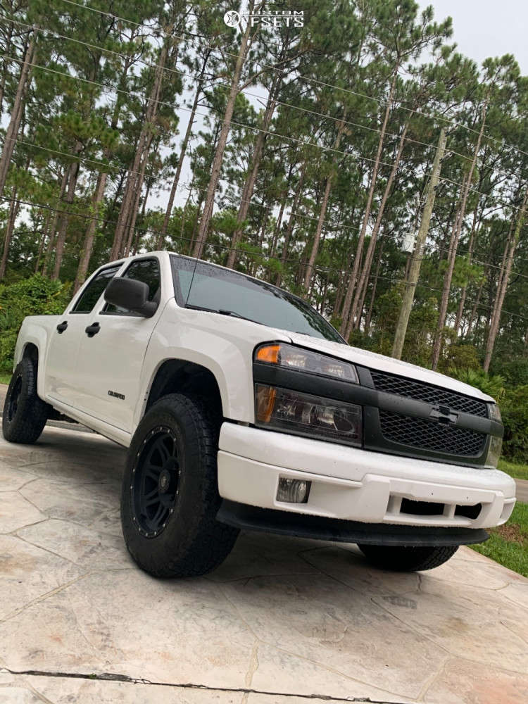 2005 Chevrolet Colorado with 17x9 0 Pro Comp Series 05 and 33/11.5R17 ...