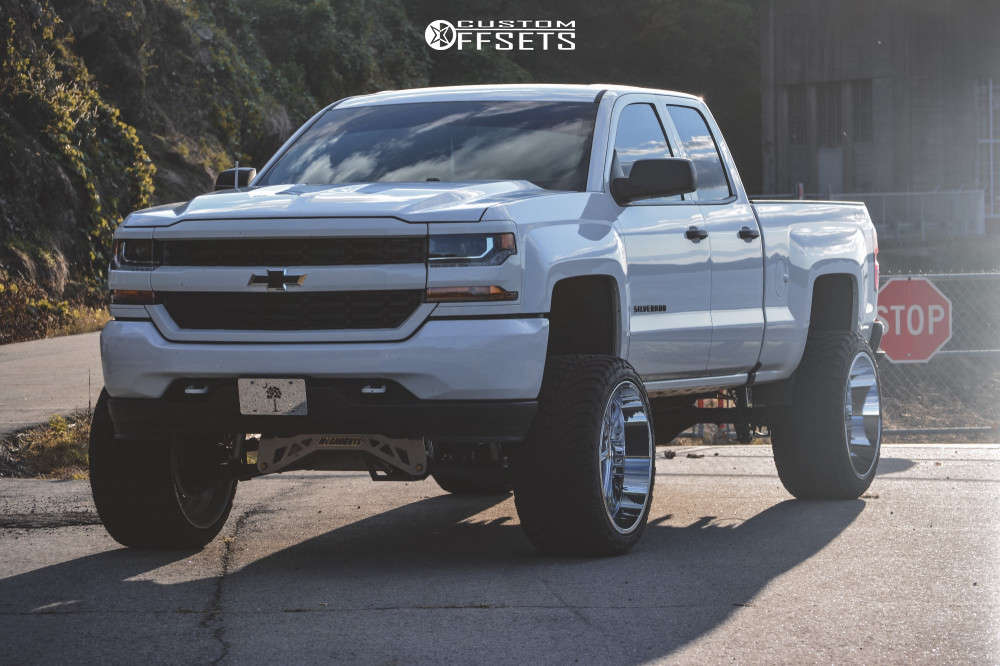 2018 Chevrolet Silverado 1500 with 24x14 -76 Moto Metal Mo992 and 35/13 ...