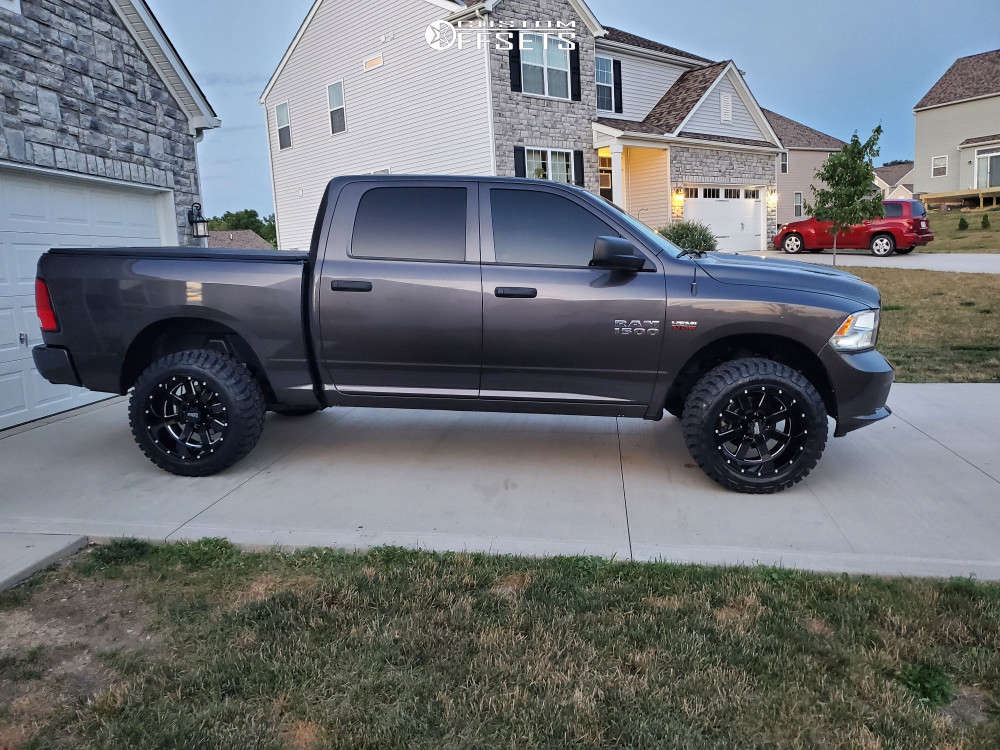 2017 Ram 1500 with 20x12 -44 Moto Metal 962 and 33/12.5R20 General ...