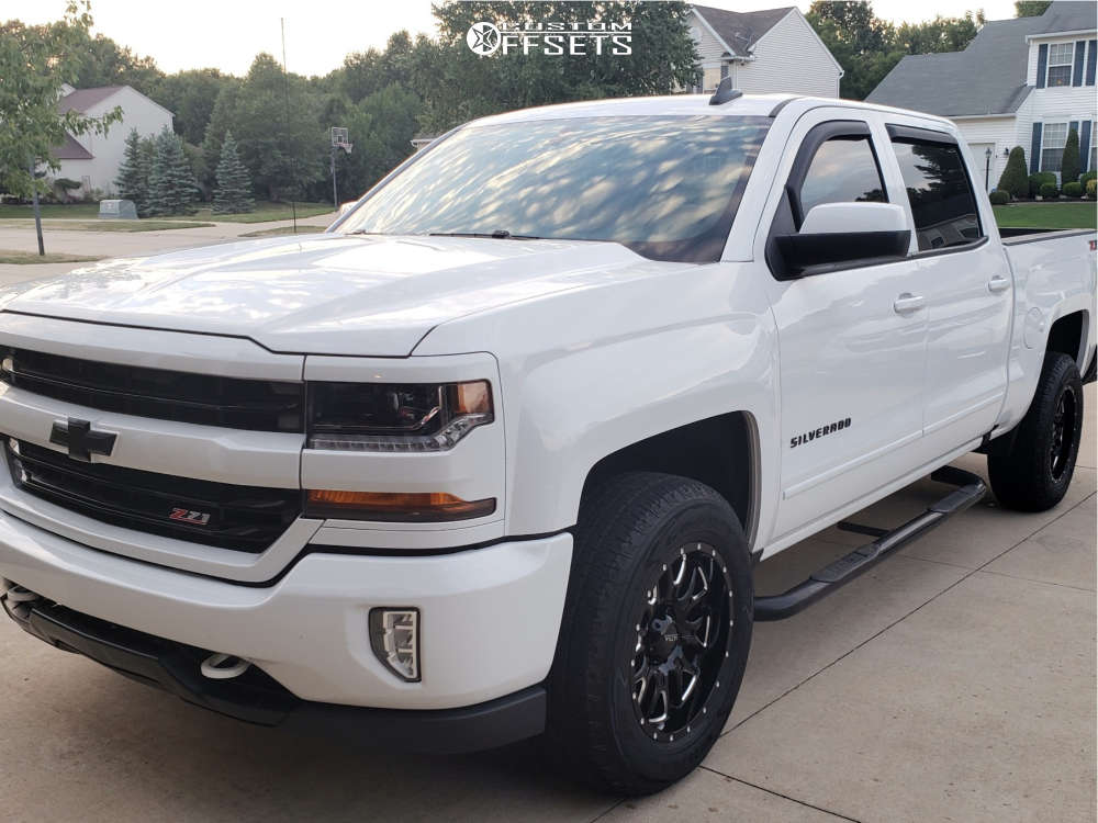 2017 Chevrolet Silverado 1500 with 18x9 -12 Ultra Hunter and 265/65R18 ...