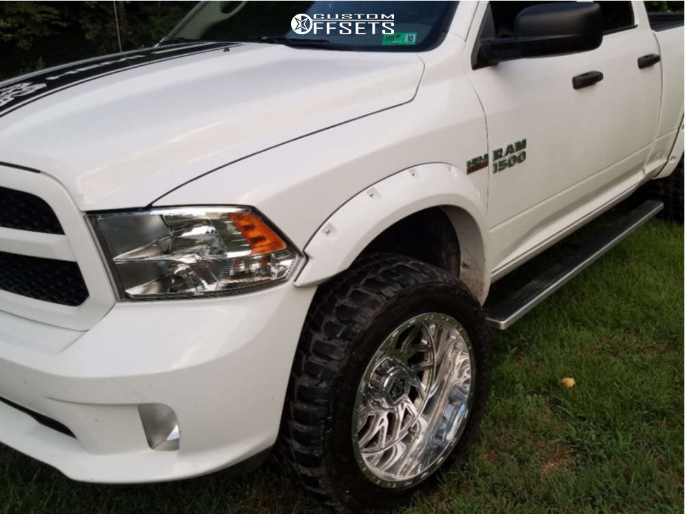 2018 Ram 1500 with 20x12 -44 TIS 544C and 33/12.5R20 Federal Couragia ...