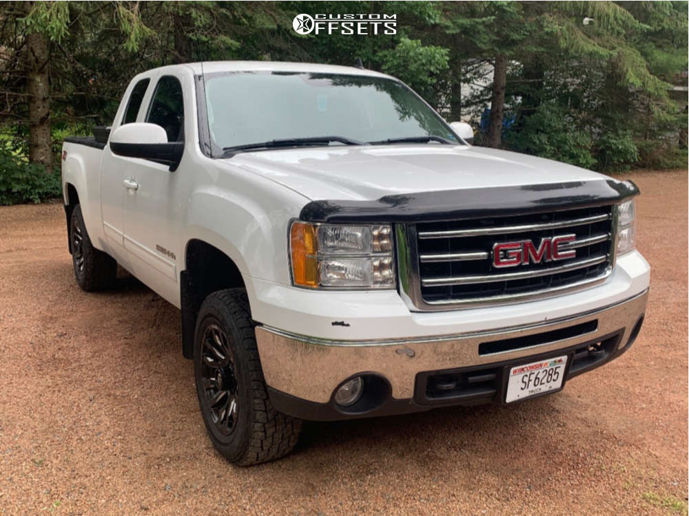 2012 GMC Savana 1500 with 18x9 0 Fuel D673 and 265/65R18 Mastercraft ...