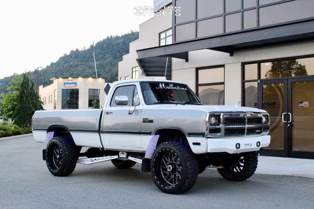 1993 Dodge W250 with 24x12 -44 TIS 544BM and 35/12.5R24 Fury Offroad ...