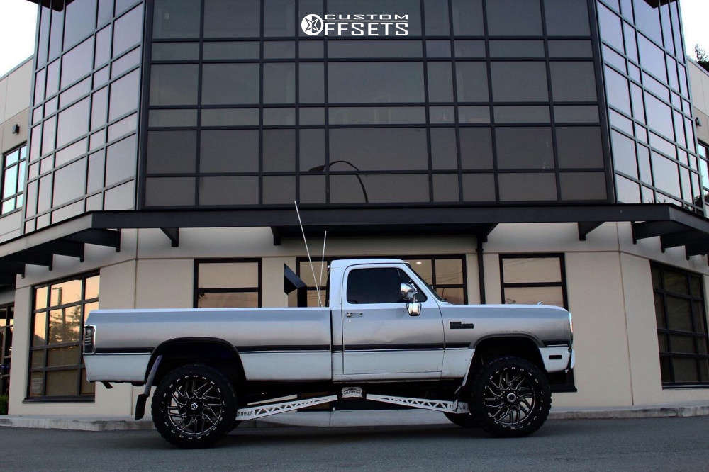 1993 Dodge W250 with 24x12 -44 TIS 544BM and 35/12.5R24 Fury Offroad ...