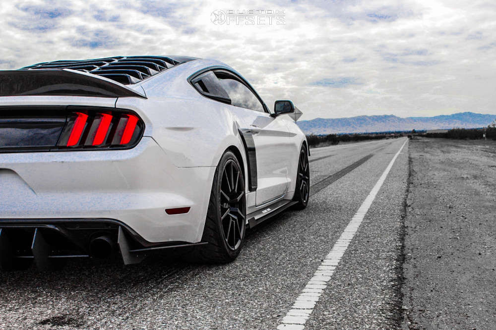 2017 Ford Mustang with 19x10.5 35 ESR CS15 and 265/35R19 Federal 595 Rs ...