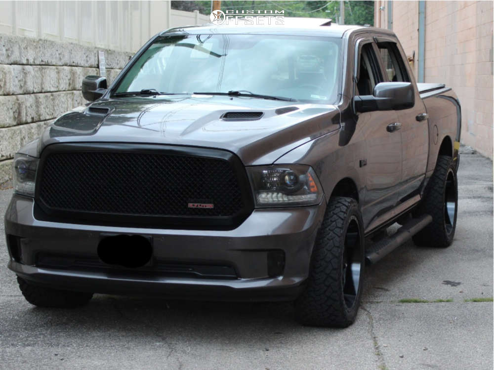 2015 Ram 1500 with 22x10 -24 Fuel Sledge and 33/12.5R22 Venom Power ...