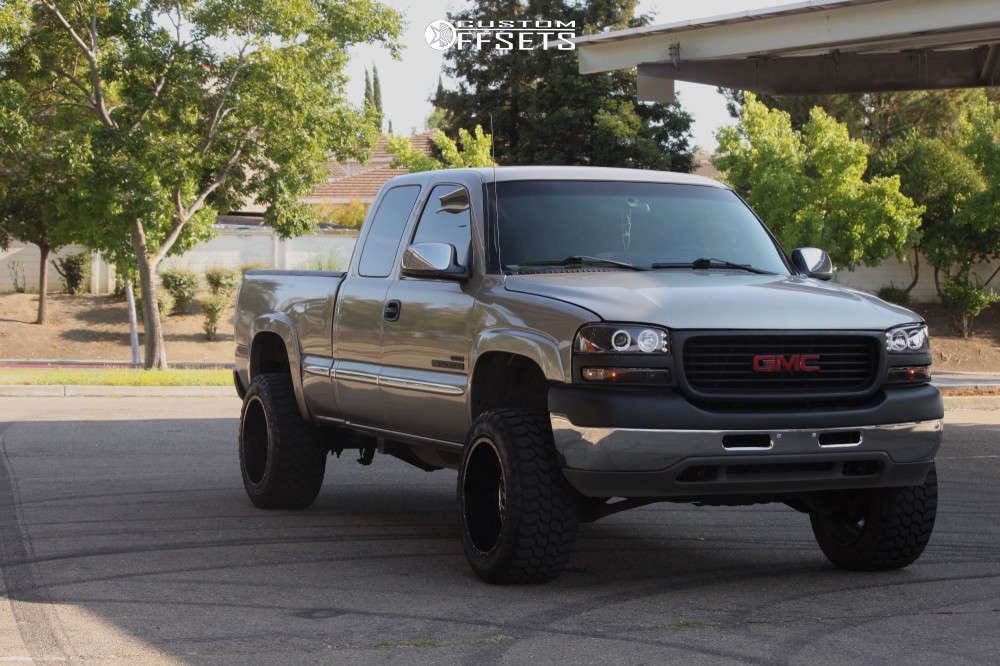 2002 GMC Sierra 2500 HD with 20x12 -44 Vision Rage and 33/12.5R20 Road ...