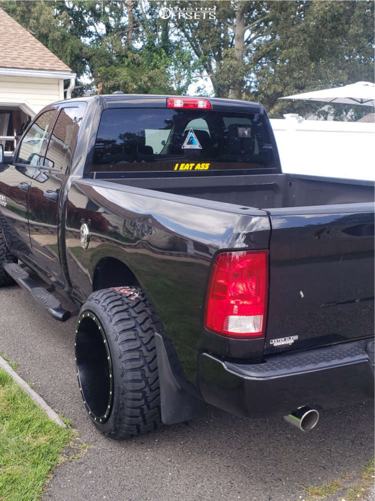 2017 Ram 1500 with 22x14 -76 RBP Glock and 33/12.5R22 Haida Hd878 R/t ...
