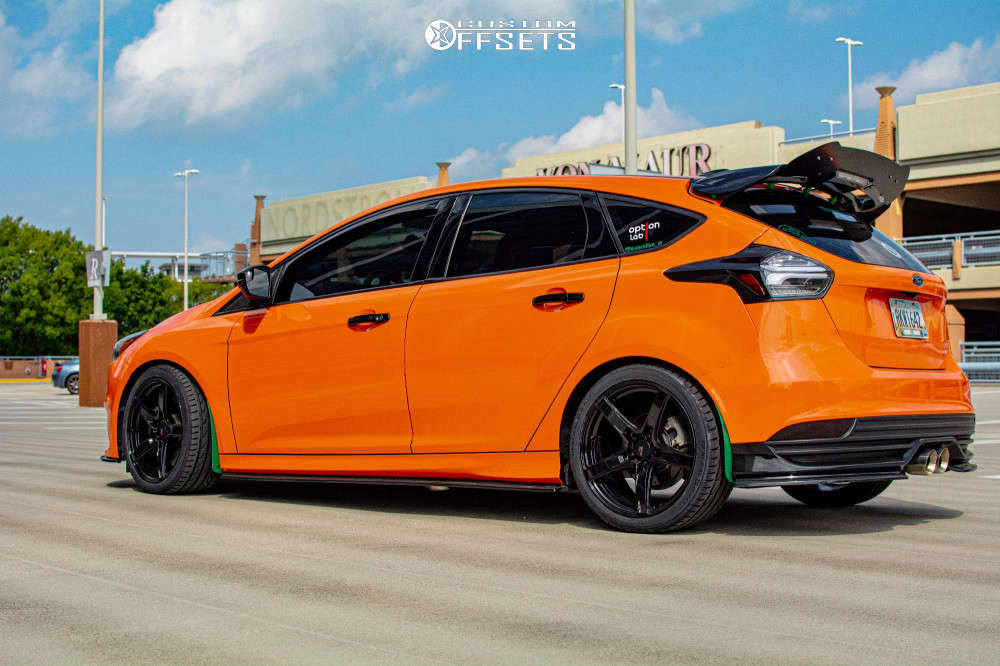 2015 Ford Focus with 18x8.5 40 Option Lab R555 and 255/35R18 General G ...