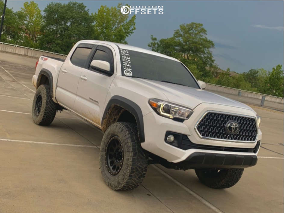 2019 Toyota Tacoma with 17x8.5 Method Nv and 33/12.5R17 Nitto Ridge ...