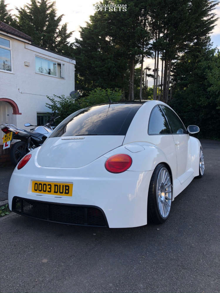 2003 Volkswagen Beetle with 19x8.5 35 Rotiform Ind-t and 225/35R19 ...