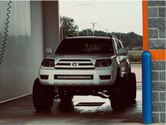 2005 Toyota 4Runner with 22x12 -51 Vision Sliver and 33/12.5R22 Kanati ...