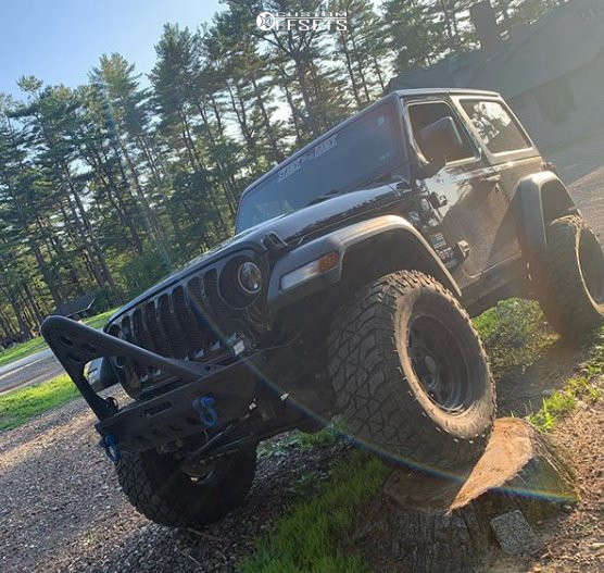 2019 Jeep Wrangler with 17x9 -6 XD Xd122 and 35/12.5R17 Kelly Safari ...