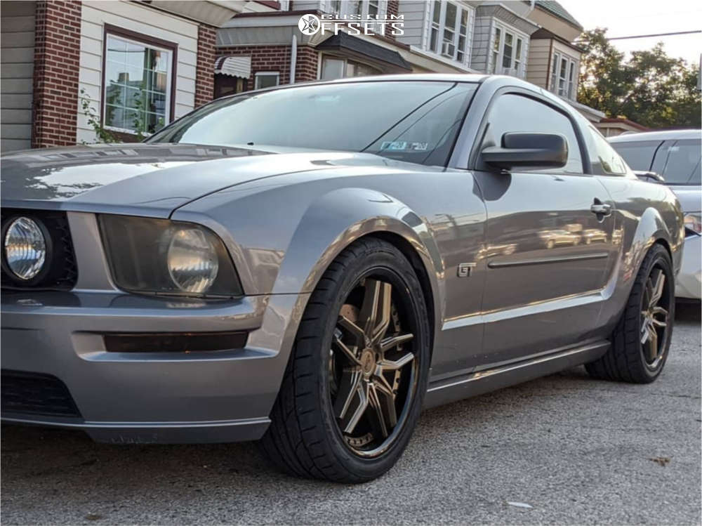2007 Ford Mustang with 19x8.5 35 Niche Methos and 255/40R19 Nitto NT555 ...