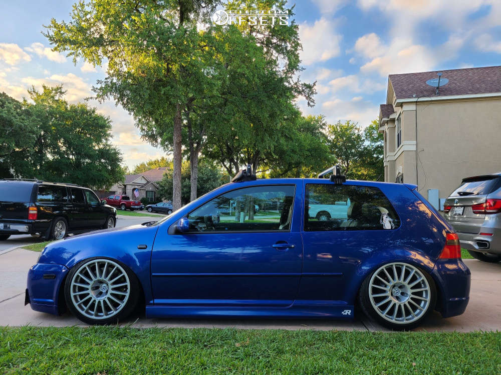 2004 Volkswagen R32 with 18x9 10 OZ Racing Superturismo Lm and 225 ...