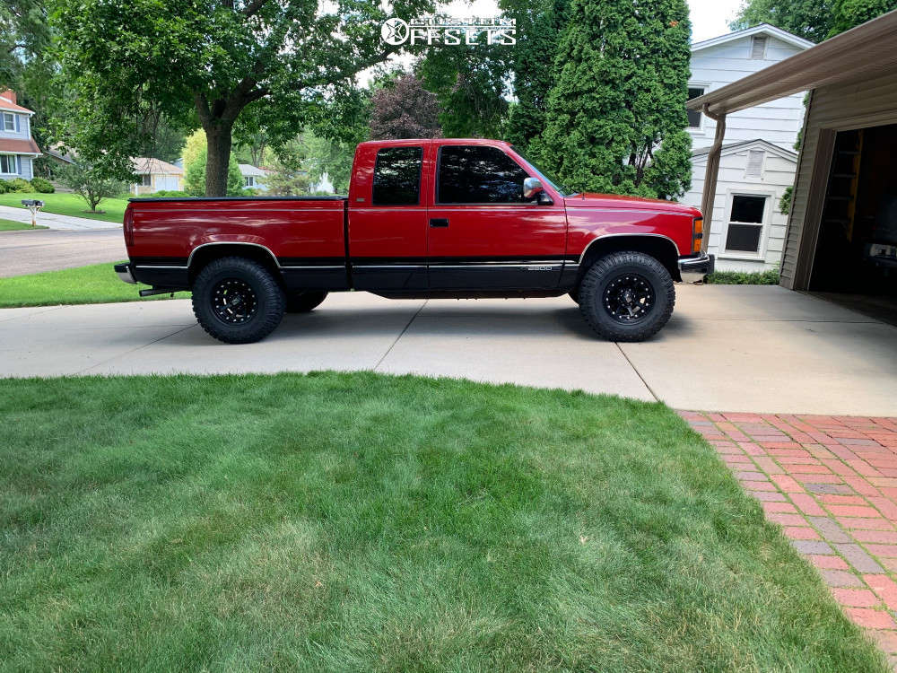 1991 Chevrolet K2500 with 16x9 -12 XD Addict and 285/75R16 Goodyear ...