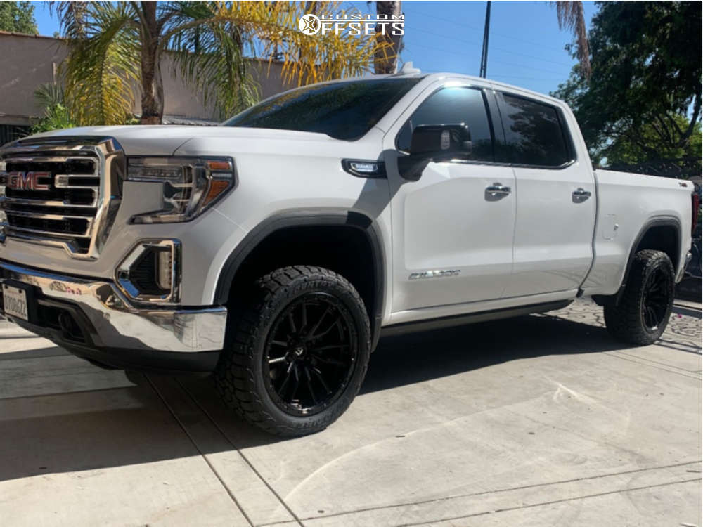 2020 GMC Sierra 1500 with 22x10 -13 Fuel Rebel and 33/12.5R22 Toyo ...