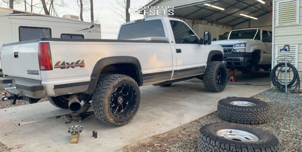 1998 Chevrolet K2500 with 20x12 -44 Hostile Sprocket and 33/12.5R20 ...