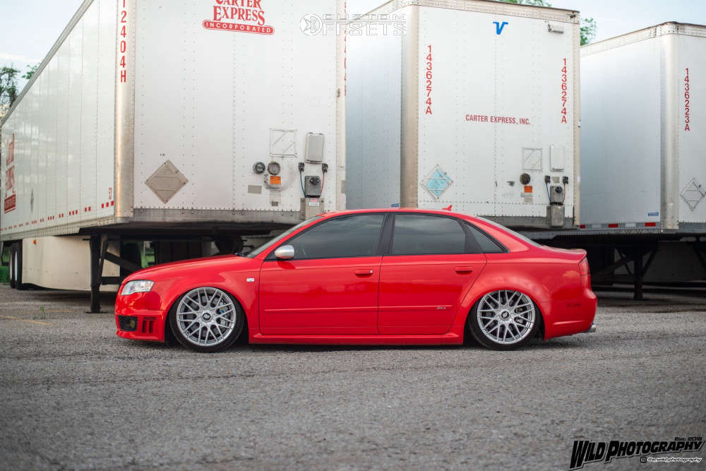 Slammed Audi Rs4