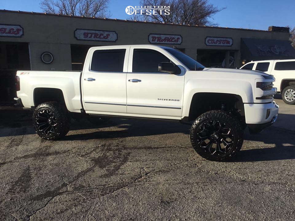 2016 Chevrolet Silverado 1500 with 22x12 -44 Fuel Assault and 35/12.5R22 Nitto Ridge Grappler ...