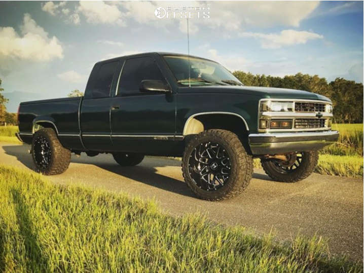 1998 Chevrolet C1500 with 20x12 -44 Hostile Sprocket and 33/12.5R20 ...