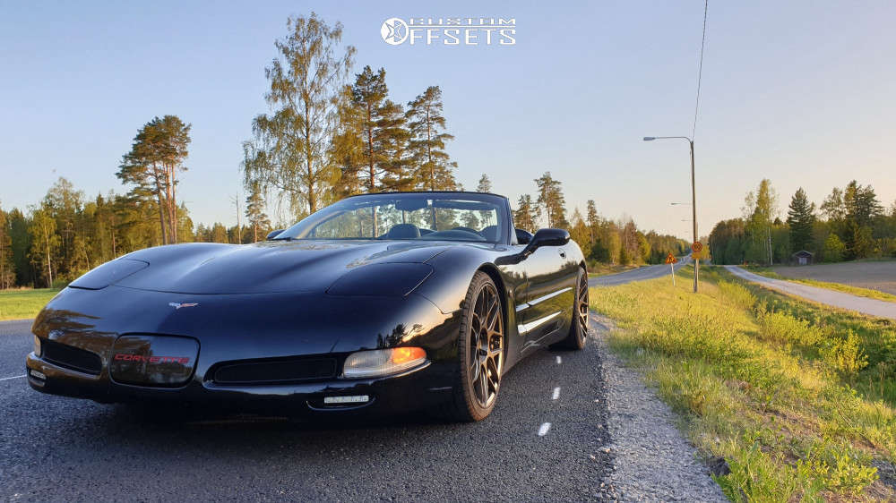 2002 Chevrolet Corvette with 19x8.5 40 Japan Racing Jr18 and 235/35R19 ...