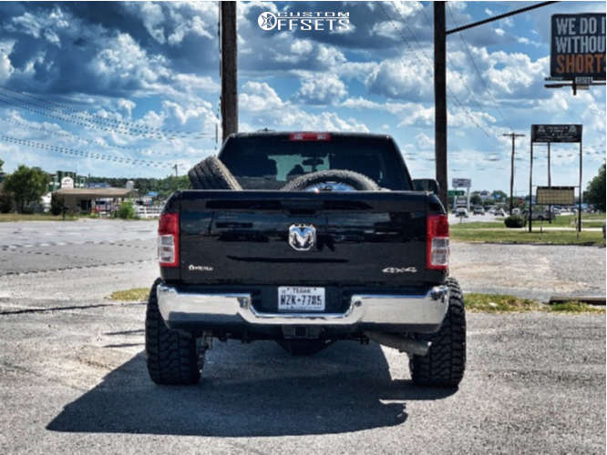 2020 Ram 2500 with 24x14 -76 Stealth Forged Bulip and 33/14.5R24 Fury ...