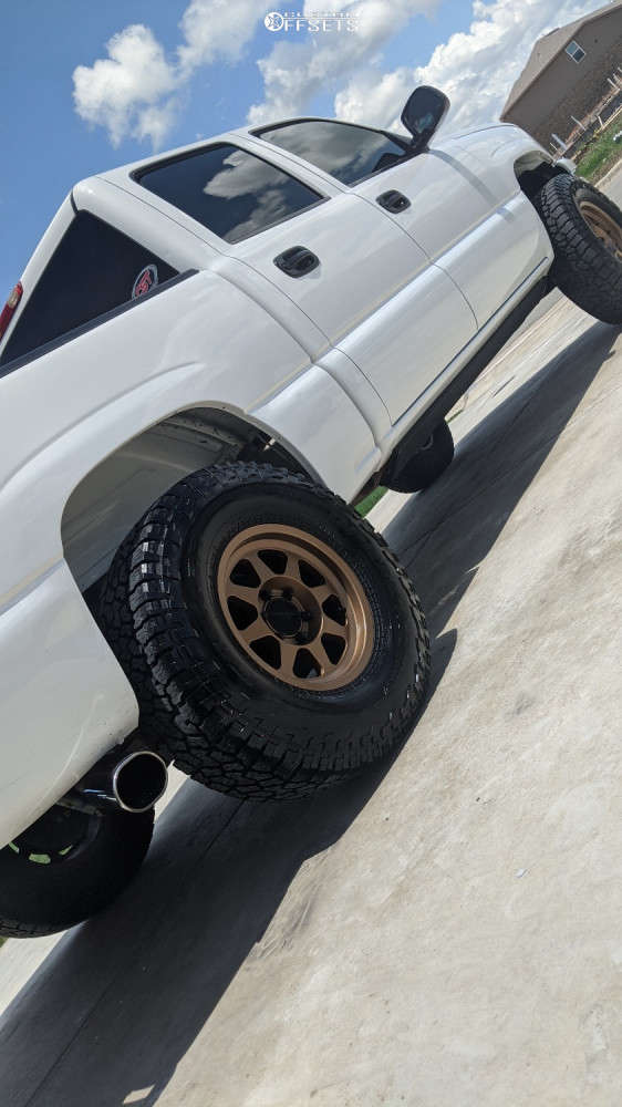 2006 Chevrolet Silverado 1500 with 17x8.5 0 Method Mr701 and 35/12.5R17 ...