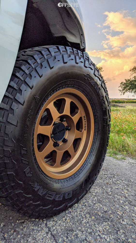 2006 Chevrolet Silverado 1500 with 17x8.5 0 Method Mr701 and 35/12.5R17 ...