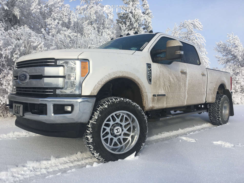2017 Ford F-250 Super Duty with 20x12 -44 Hostile Sprocket and 35/12 ...